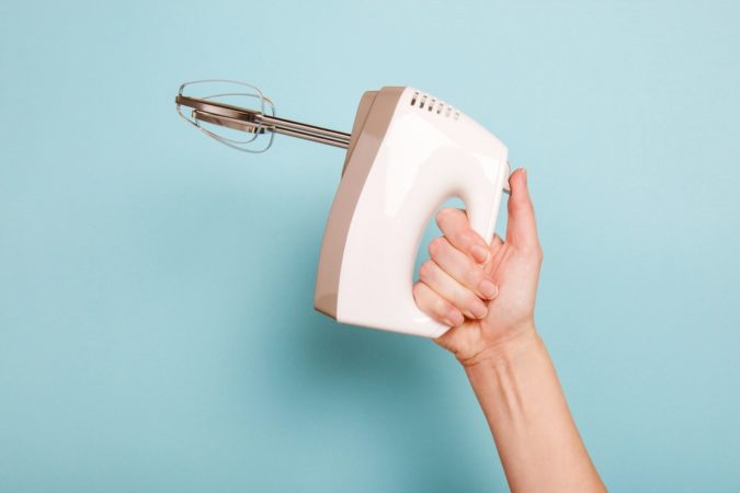 What is a Pastry Blender and How It Functions - Kitchen Rating